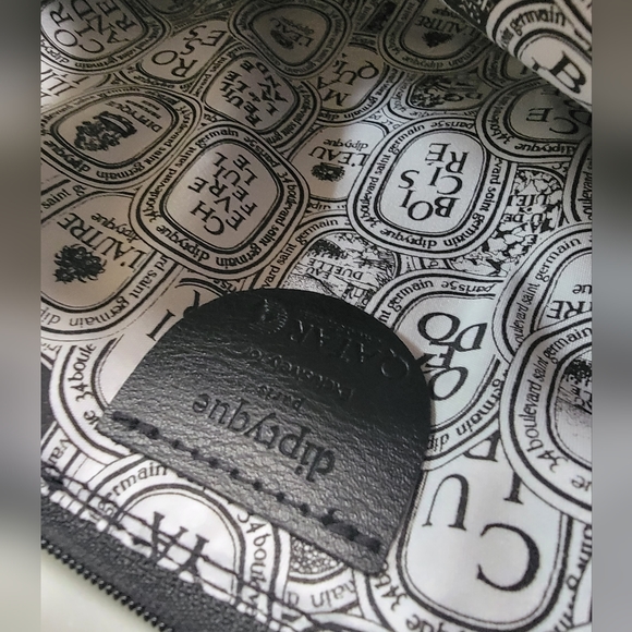 diptyque | Bags | New Diptyque Paris X Qatar Airways Q Suite Makeup ...